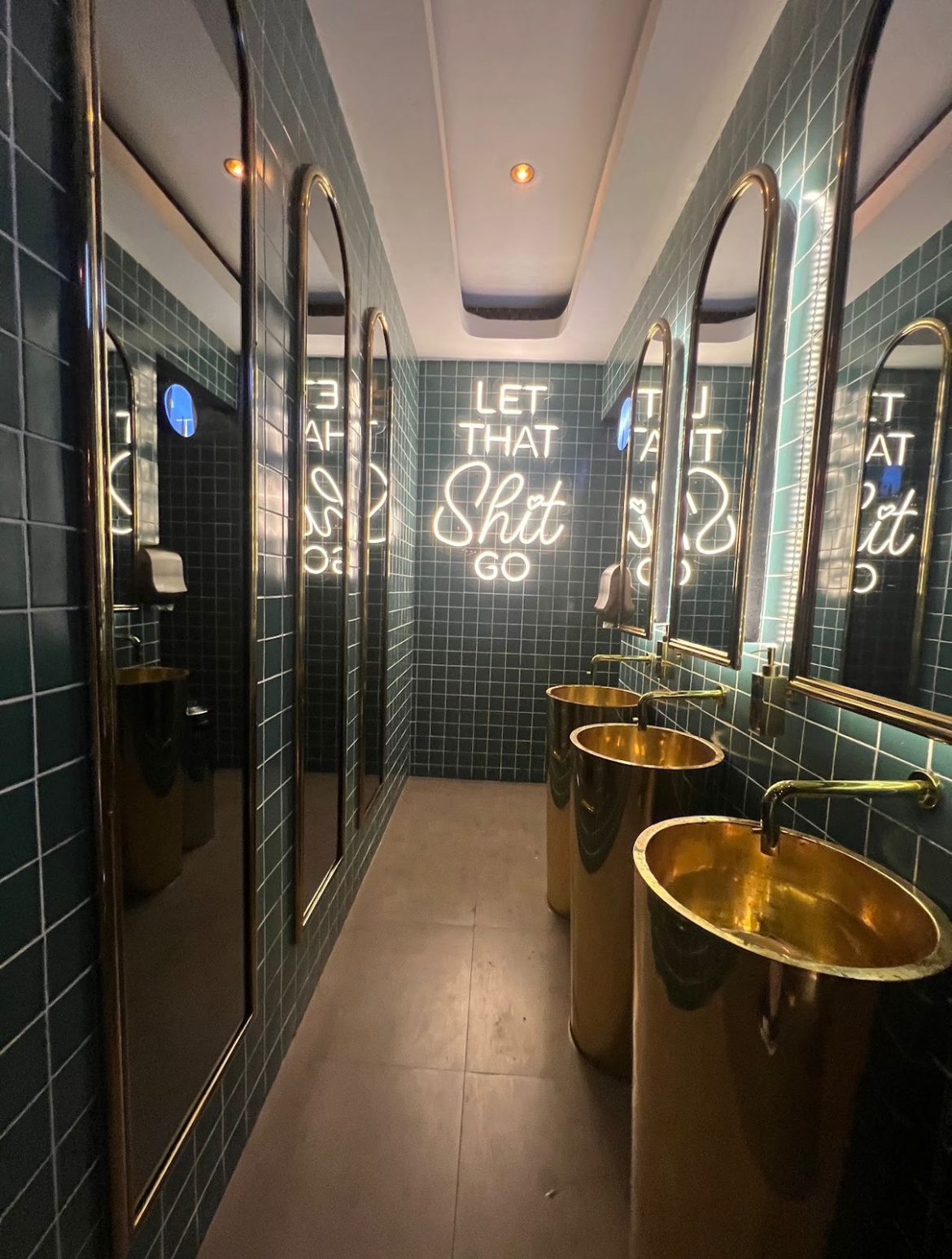 Cozy dan Populer : Carpediem Manado – Wonderful Manado