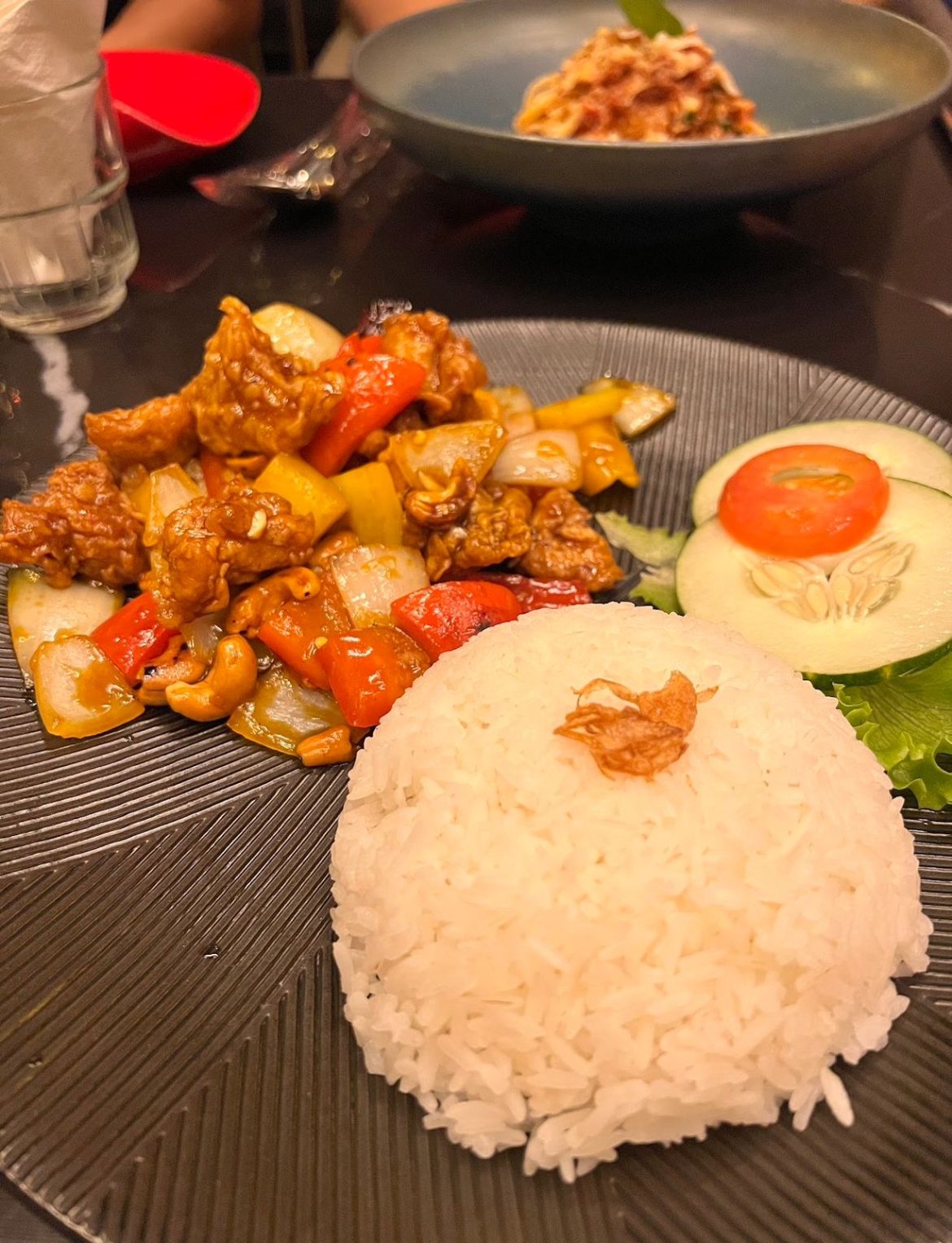 Cozy dan Populer : Carpediem Manado – Wonderful Manado